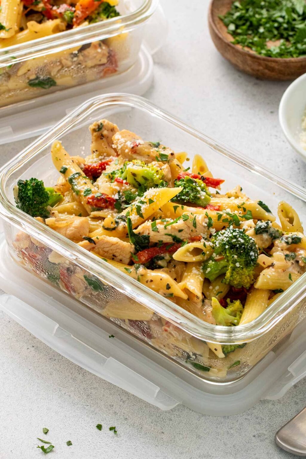 Chicken Pasta Meal Prep Bowls - Stephanie Kay Nutrition